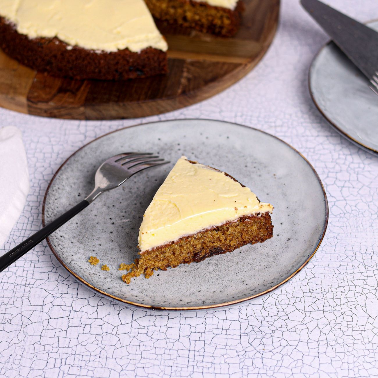 Brandy Soaked Raisin Christmas Cake with Icing Recipe | Woolworths