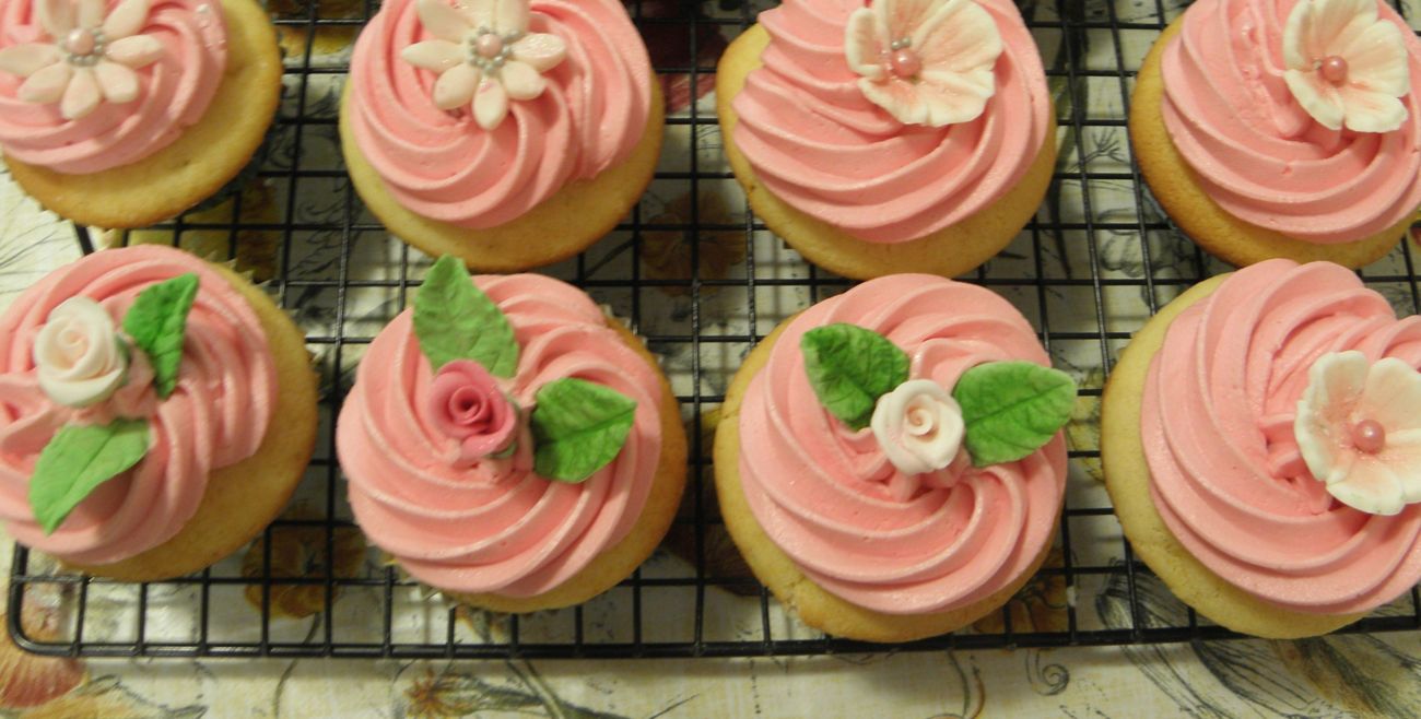 Fancy Vanilla Cupcakes Recipe | Woolworths